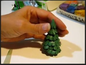 Make Yourself a Mini Christmas Tree – Polymer Clay