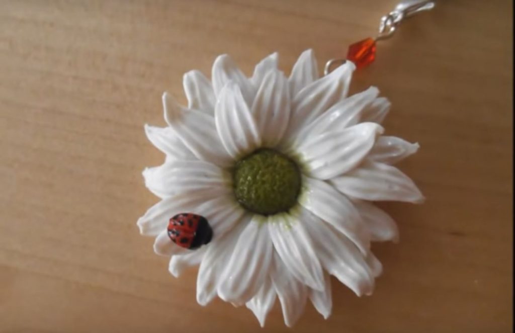 Polymer Clay Daisy Pendant – Polymer Clay